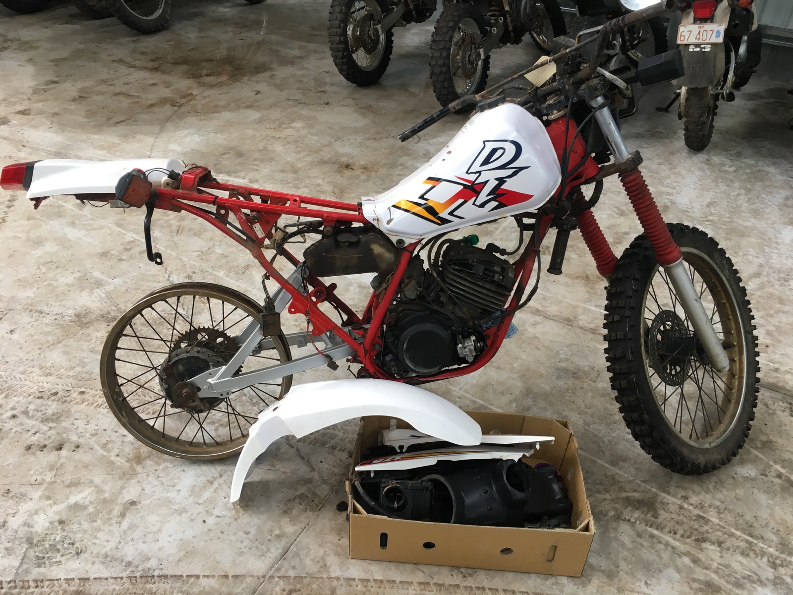 WRECKING YAMAHA DT 175