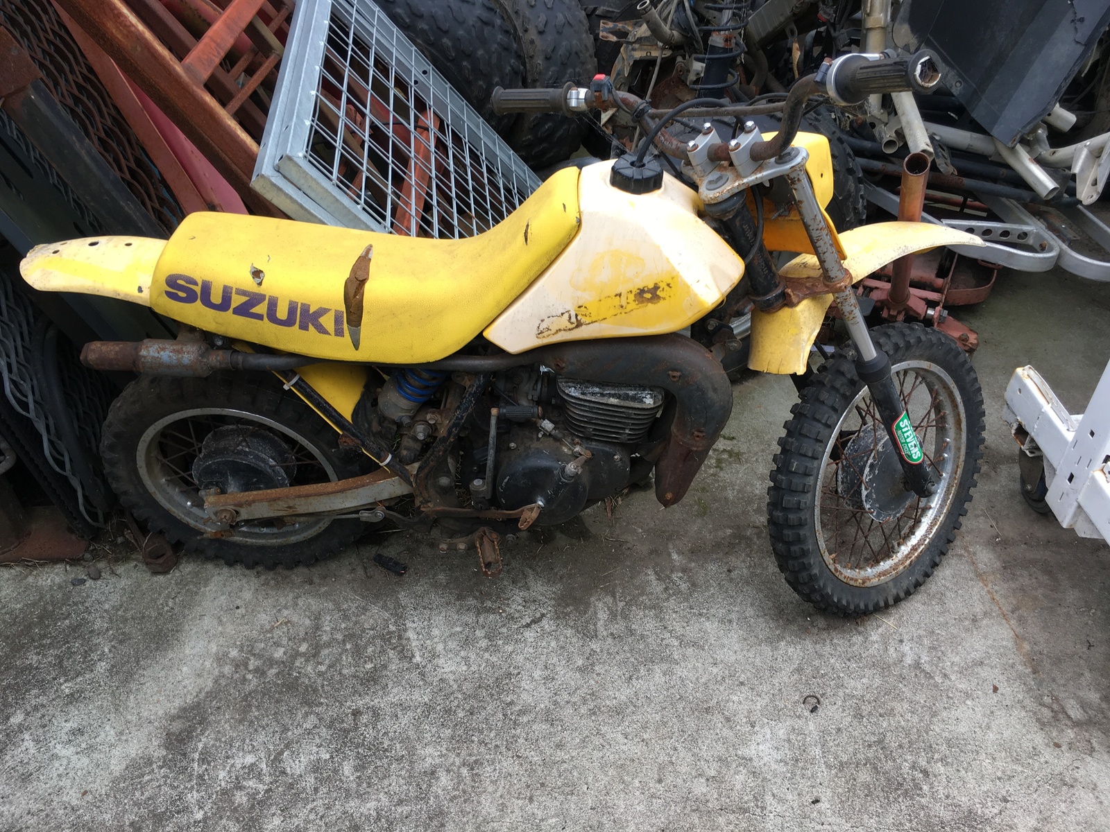 WRECKING SUZUKI DS 80 PARTS THIS IS FOR A FUEL PETROL CAP