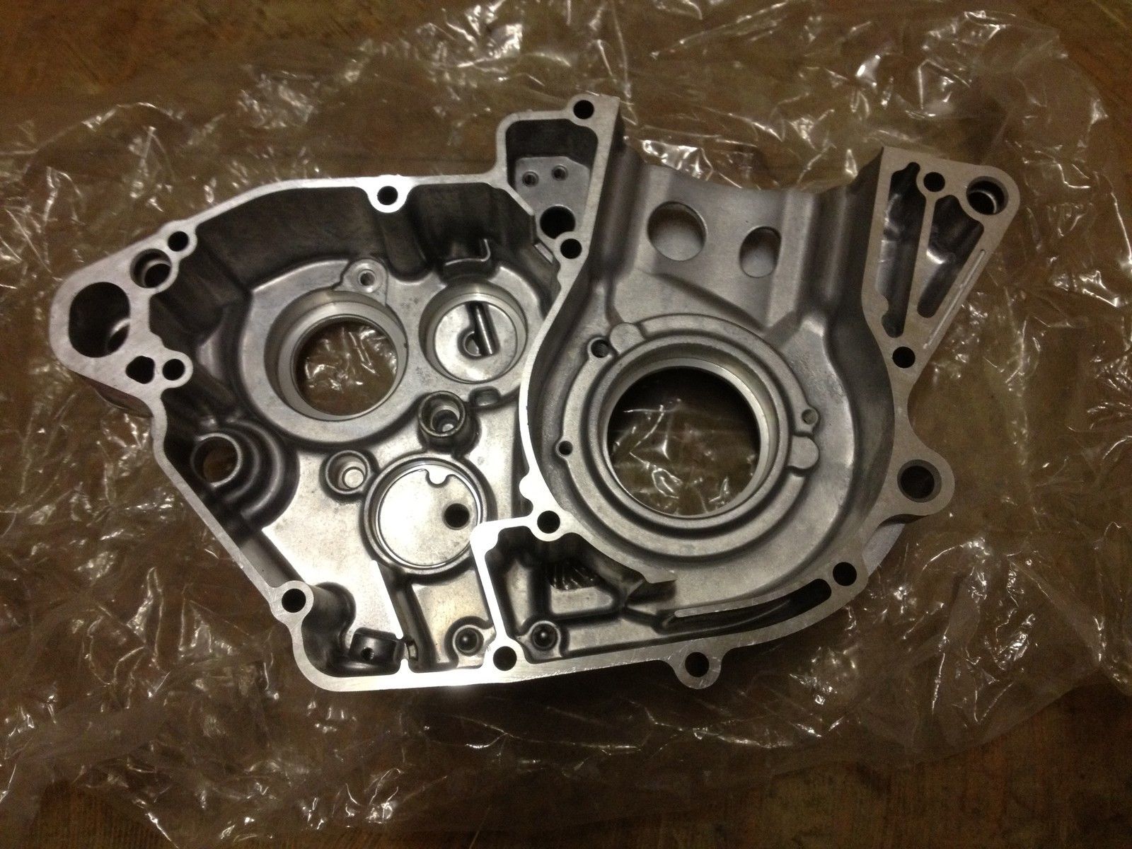 KAWASAKI KXF 250 / RMZ 250 , LEFT HAND CRANK CASE NEW 2004 KX RM - qwa