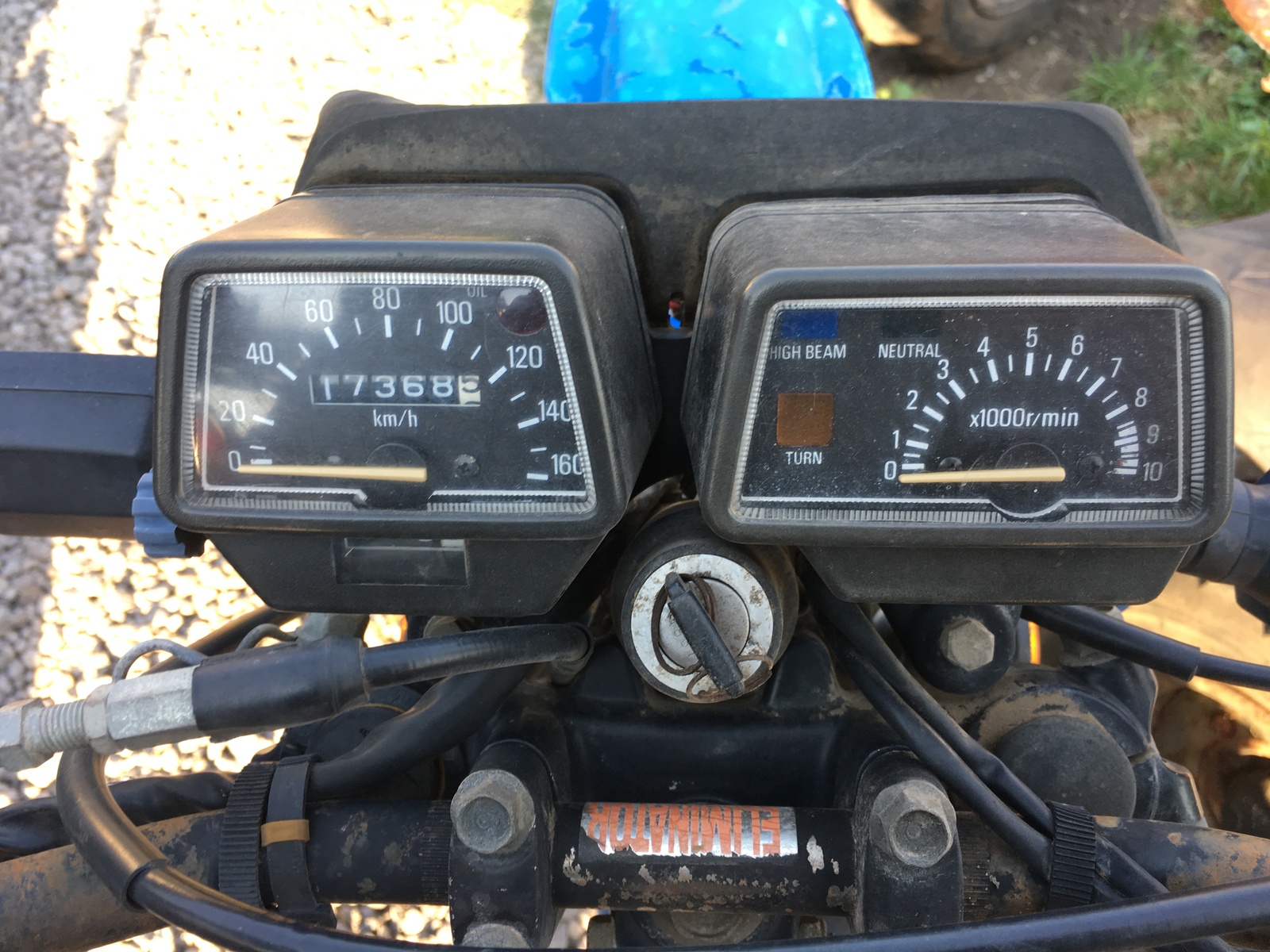 YAMAHA DT 175 SPEEDO TACHO CLUSTER SPEEDOMETER TACHOMETER IGNITION KEY