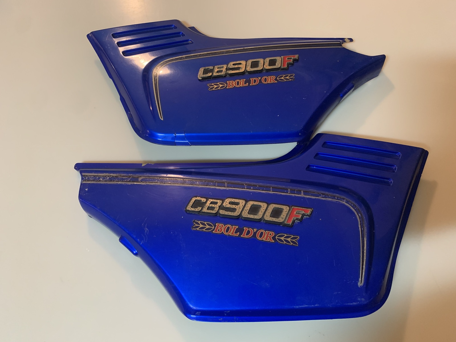 HONDA CB 900 F BOLDOR LEFT AND RIGHT PLASTIC SIDE COVER BLUE SEE PICS ...